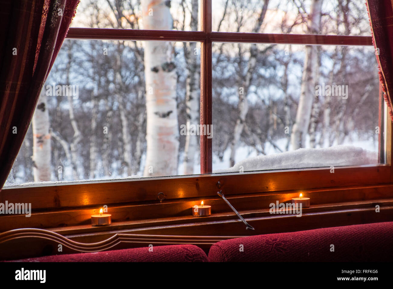 Candle window snow hi-res stock photography and images - Alamy