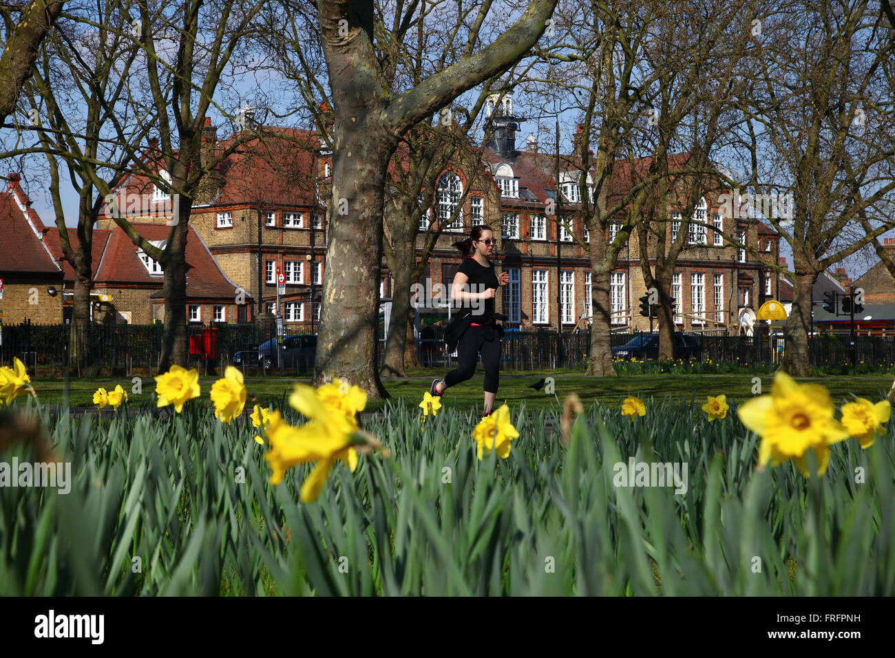 London, UK. 22nd March, 2016. UK Weather: Glorious sunny spring day in ...