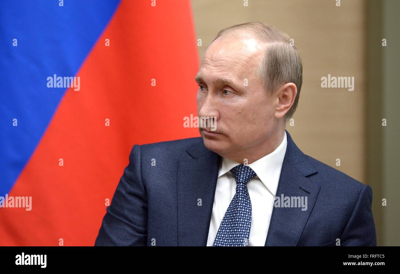 Meeting profile headshot flag hi-res stock photography and images - Alamy