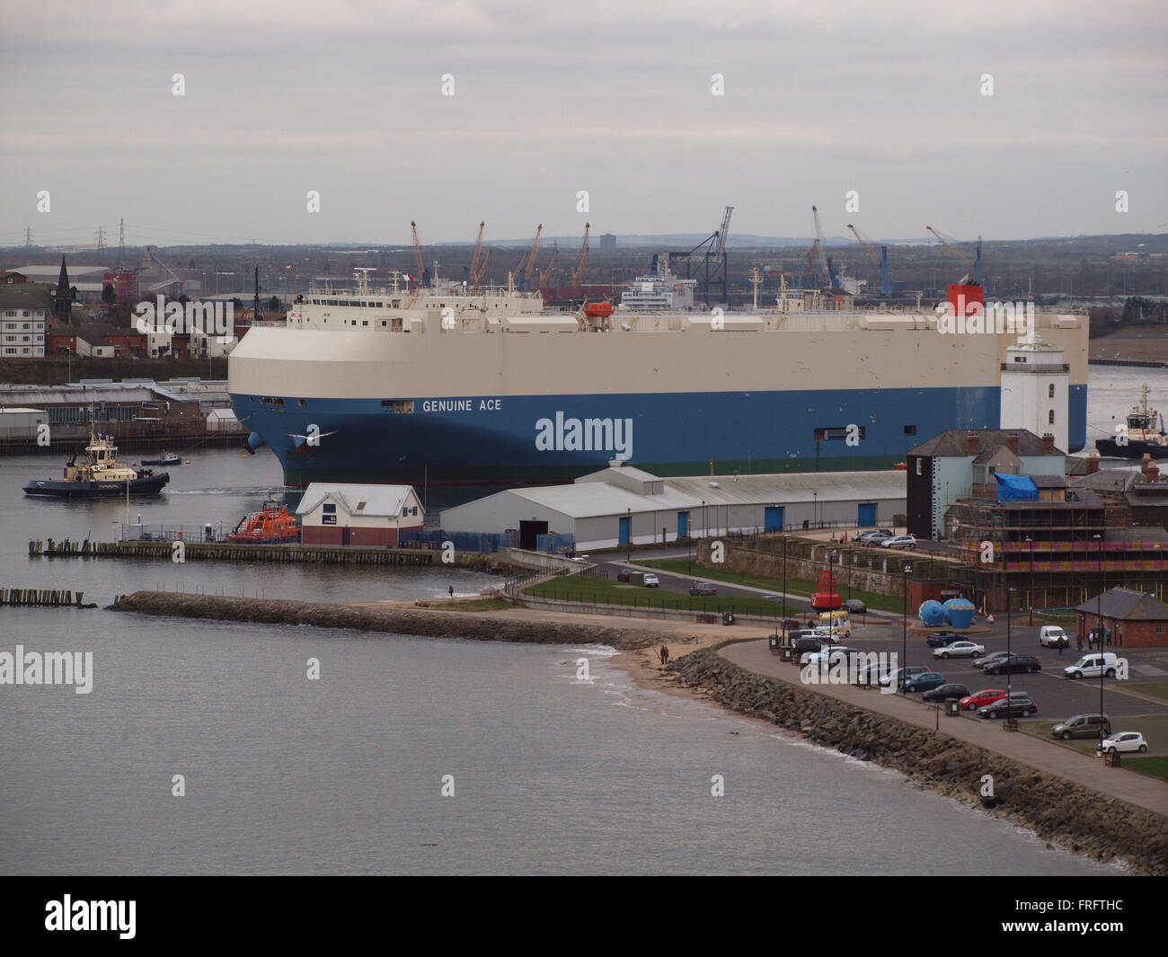 Car carrier ships shipping hi-res stock photography and images - Alamy