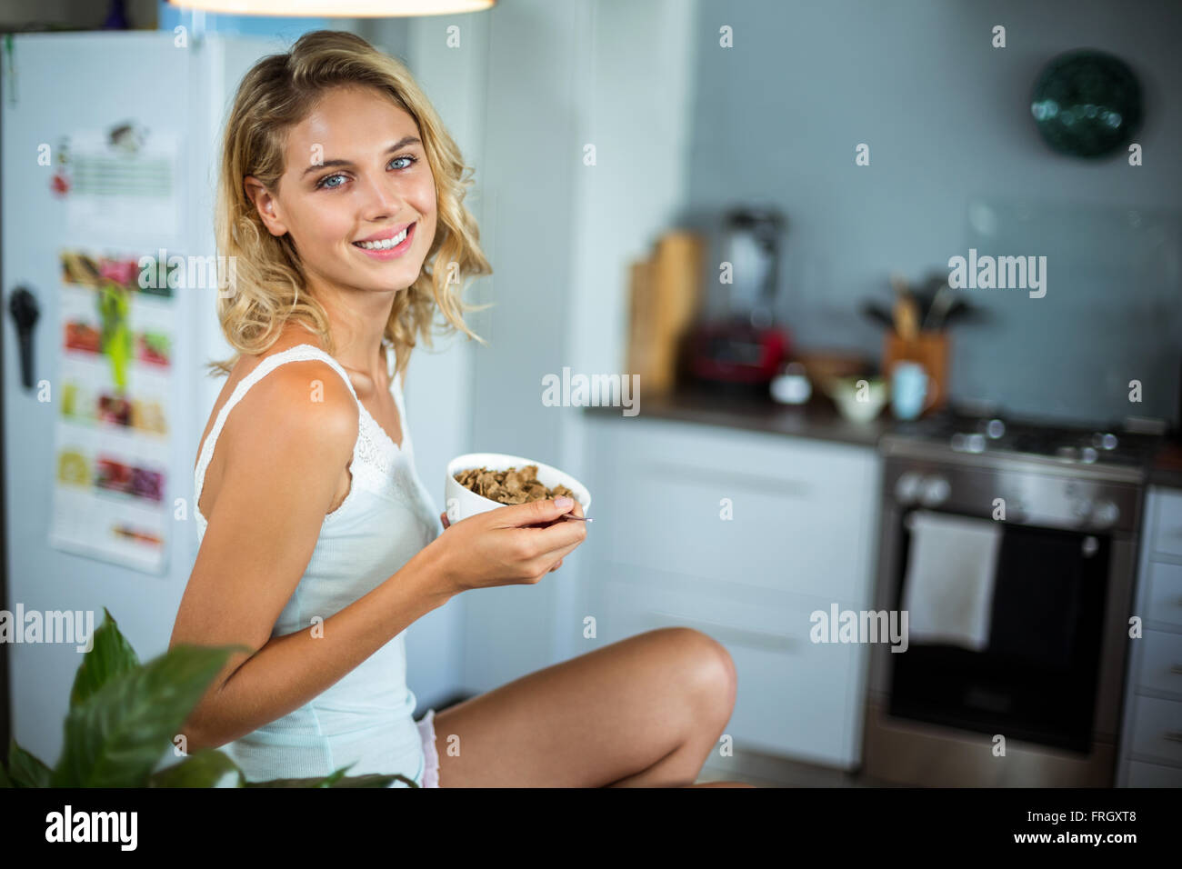 Woman breakfast kitchen hi-res stock photography and images - Alamy