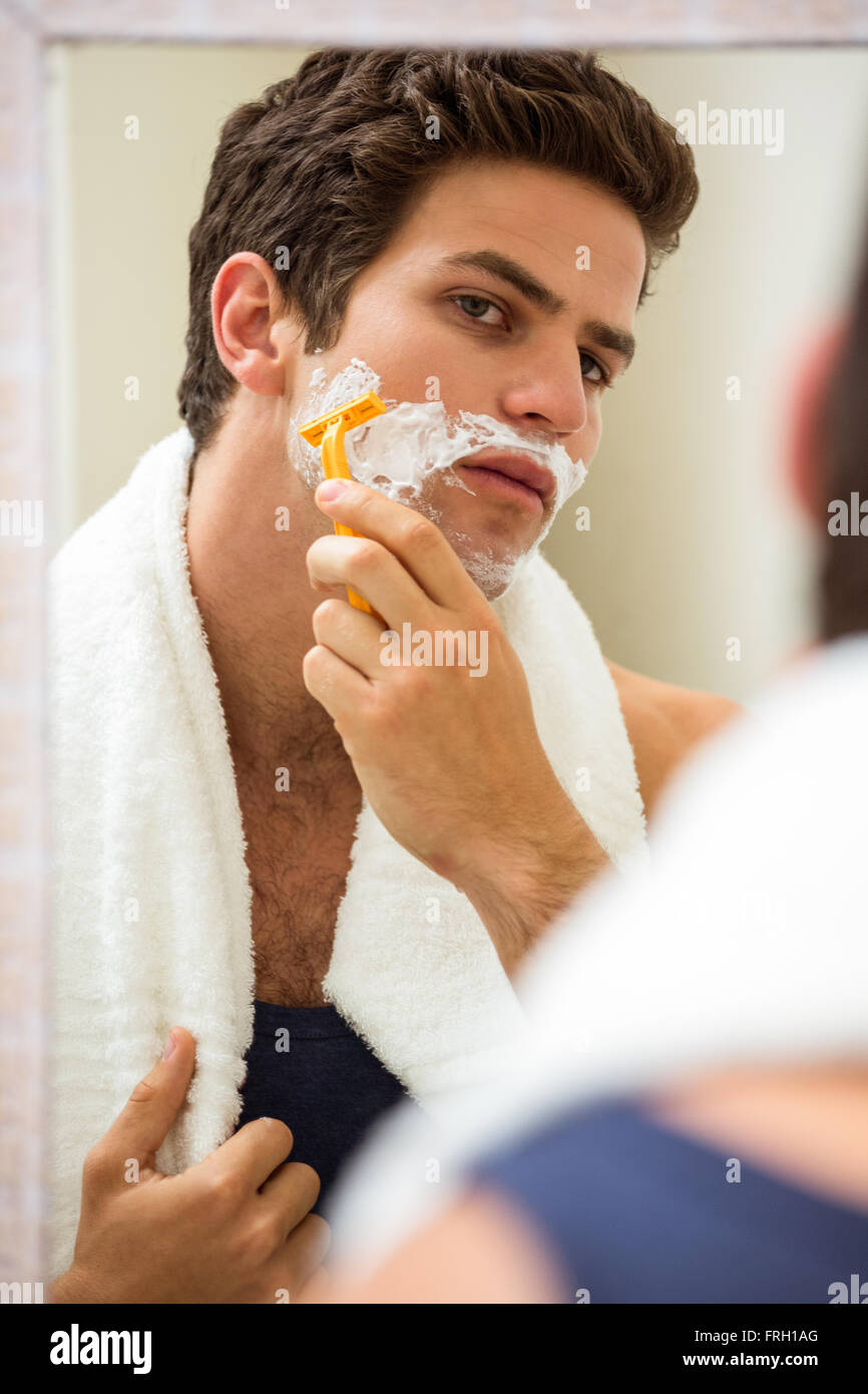 Man shaving home hi-res stock photography and images - Alamy