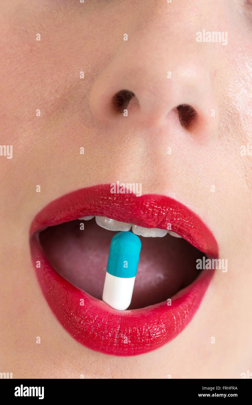 Pill close up hi-res stock photography and images - Alamy
