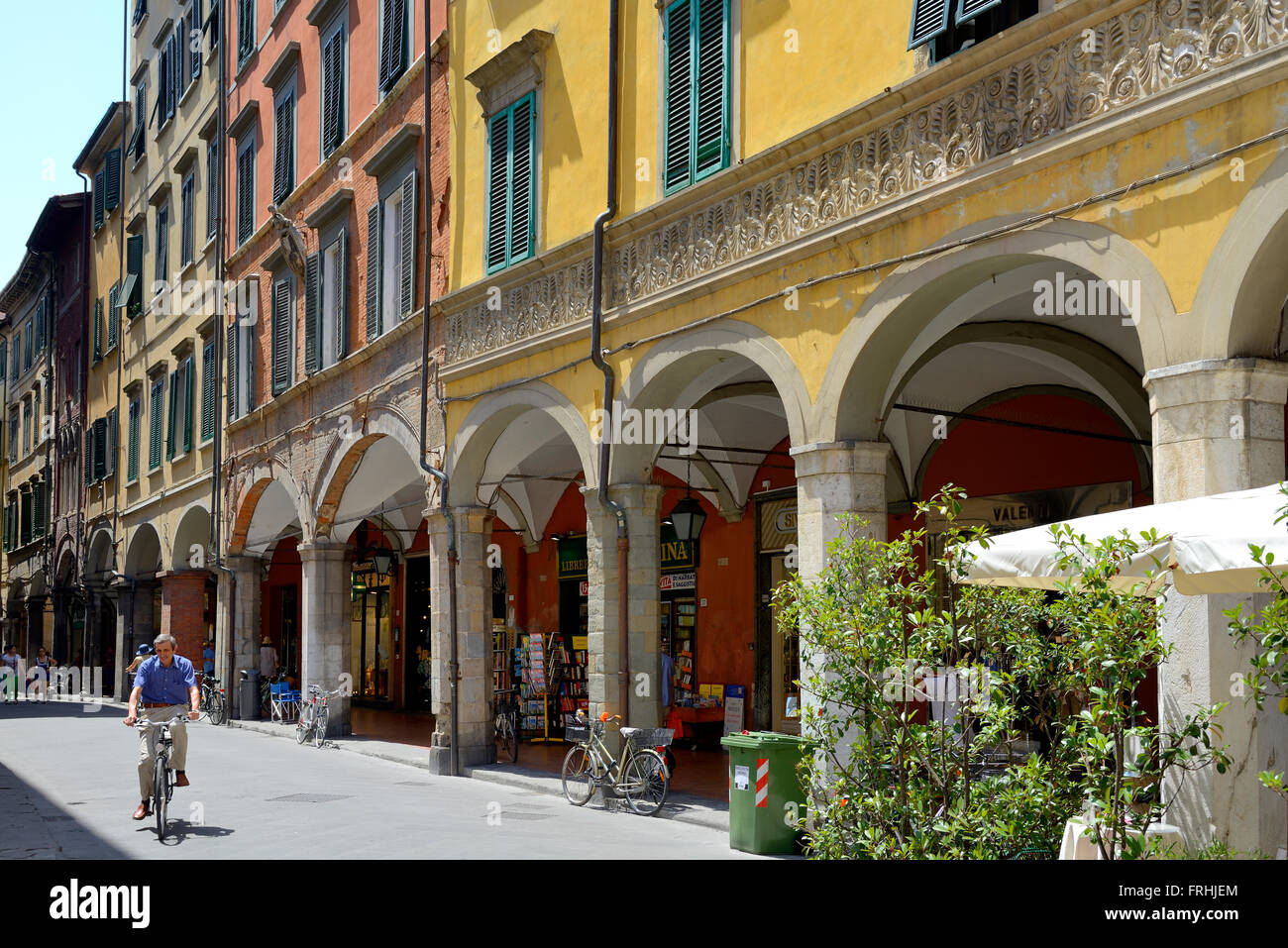 Portico, (covered walkway), Borgo Stretto, Pisa, Toscana, Tuscany ...