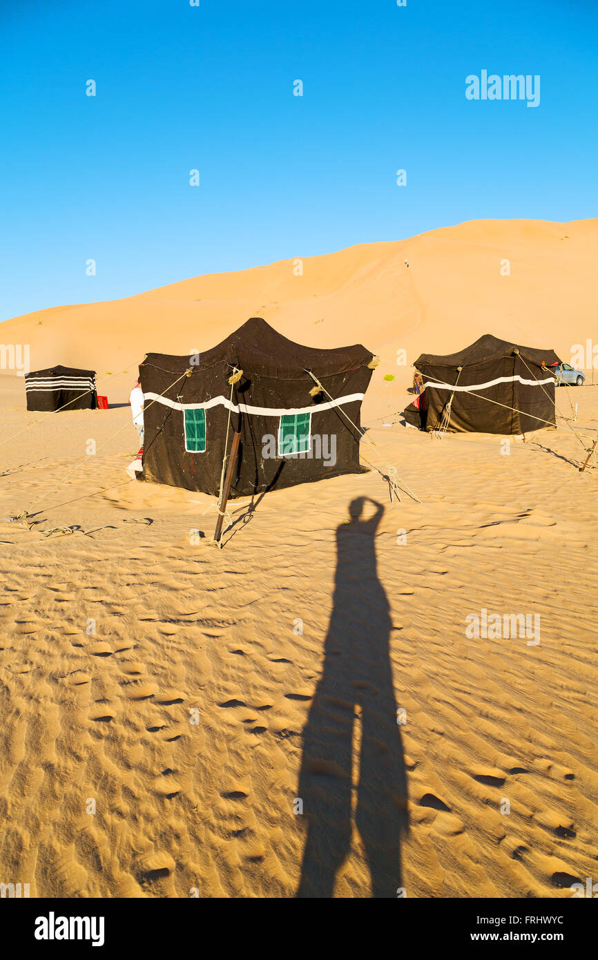 empty quarter and nomad tent of berber people in oman the old desert ...