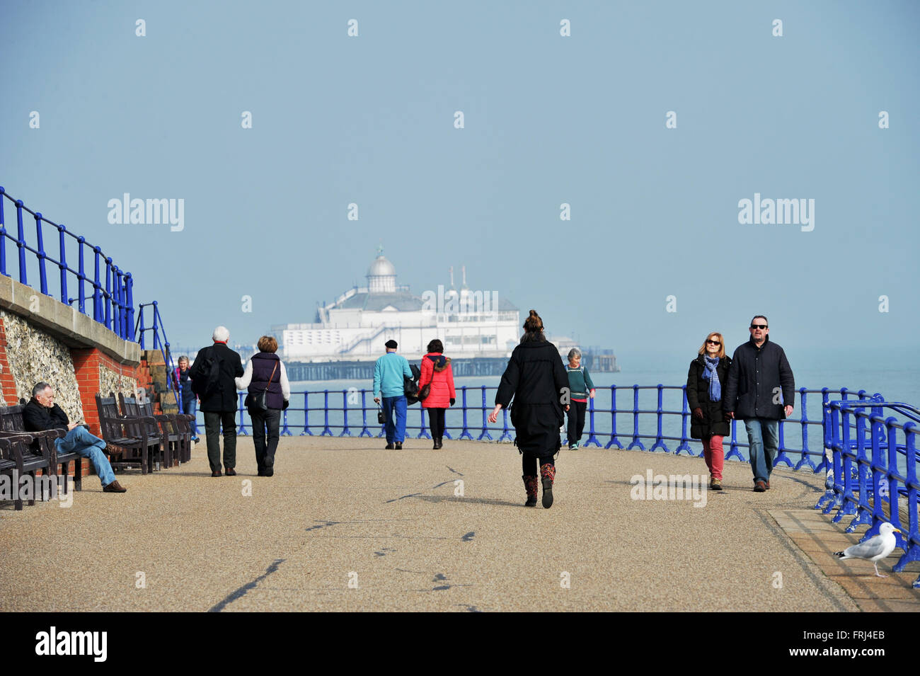 Eastbourne promenade hi-res stock photography and images - Alamy
