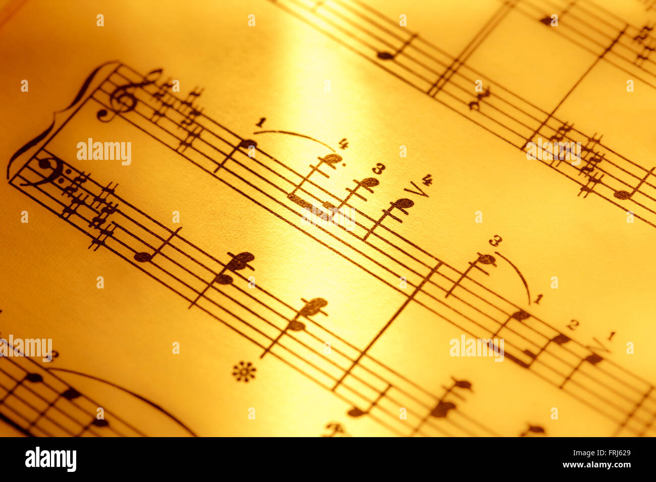 Music notes backdrop hi-res stock photography and images - Alamy