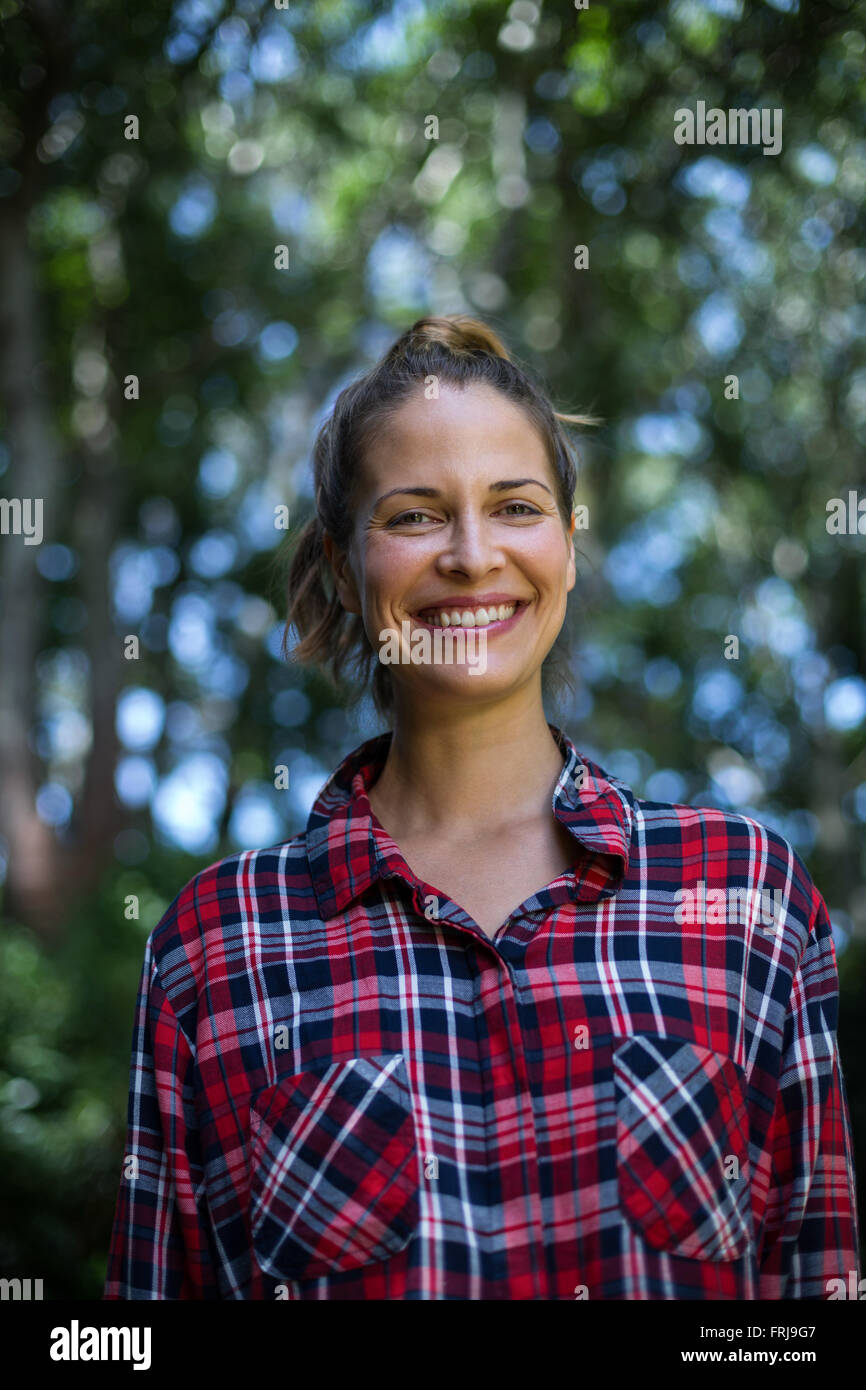 Confident pretty young woman hi-res stock photography and images - Alamy