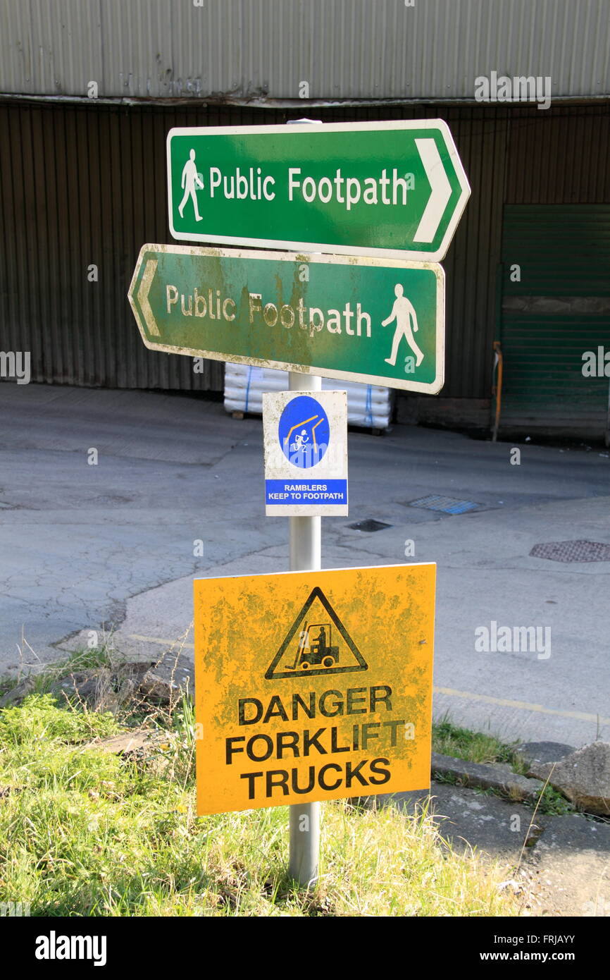 Footpath Signs High Resolution Stock Photography and Images - Alamy