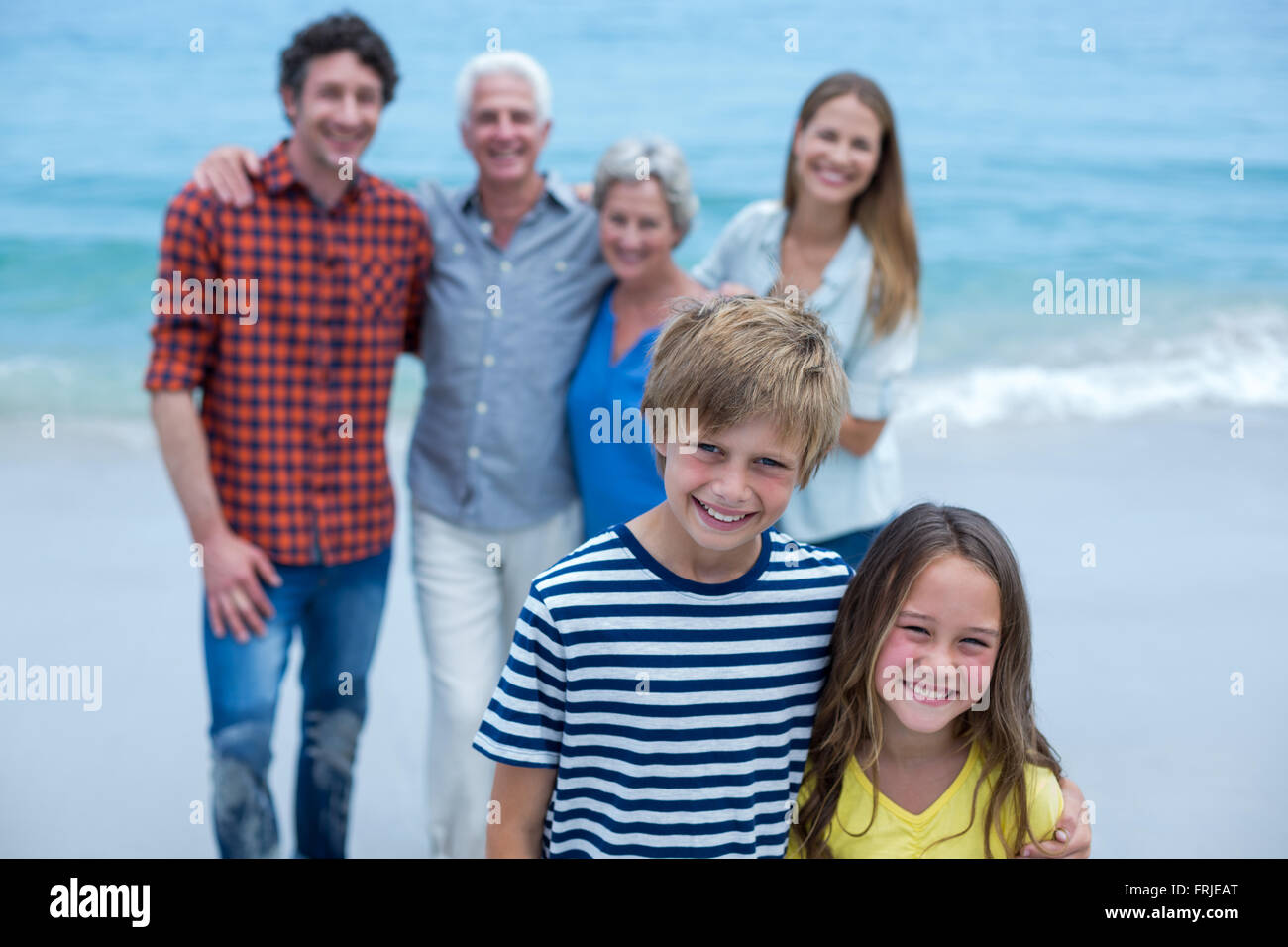 Family and siblings hi-res stock photography and images - Alamy