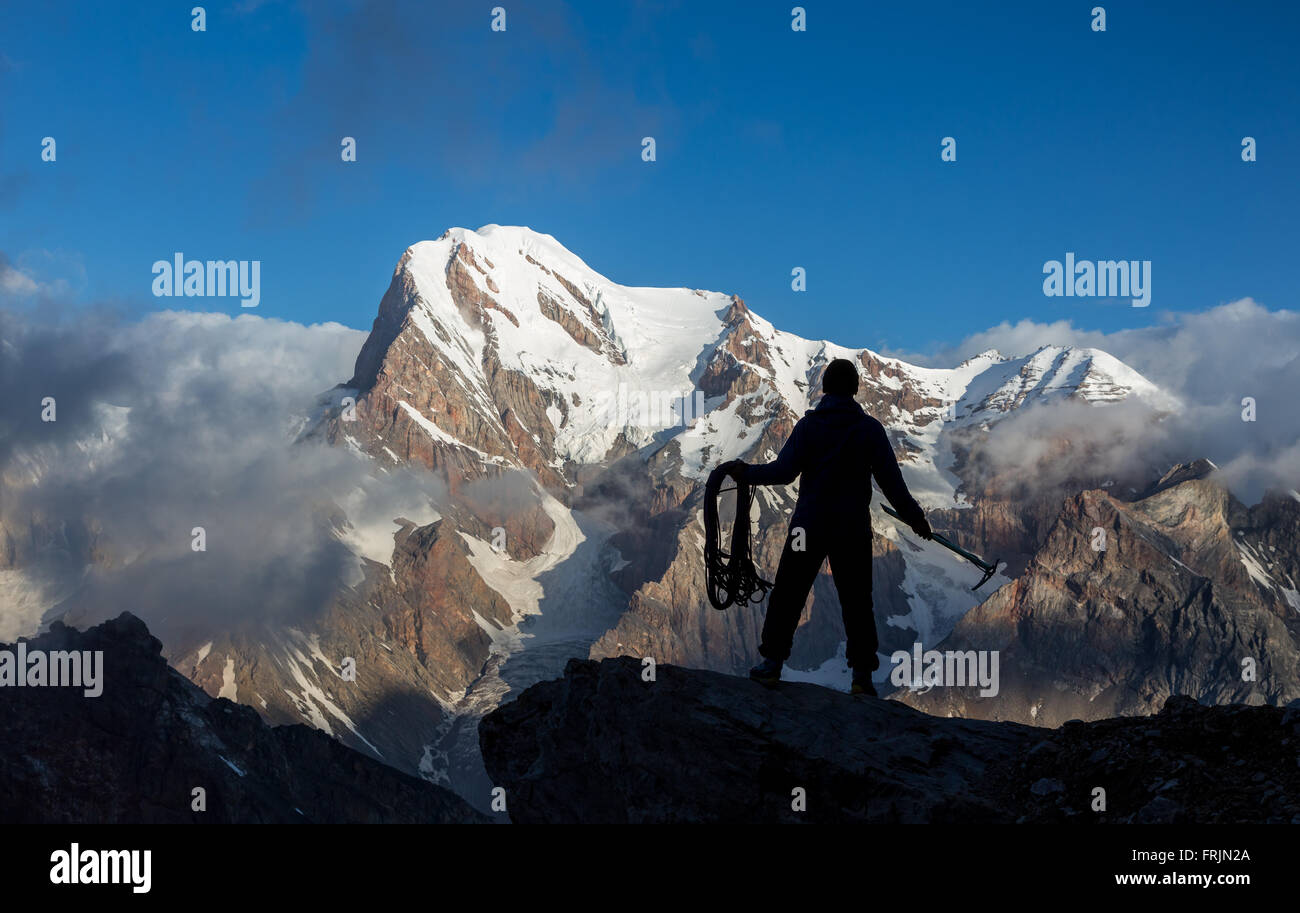 Alpine climber arranging descent rope hi-res stock photography and ...