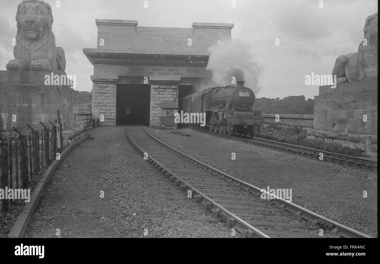Britannia bridge railway hi-res stock photography and images - Alamy