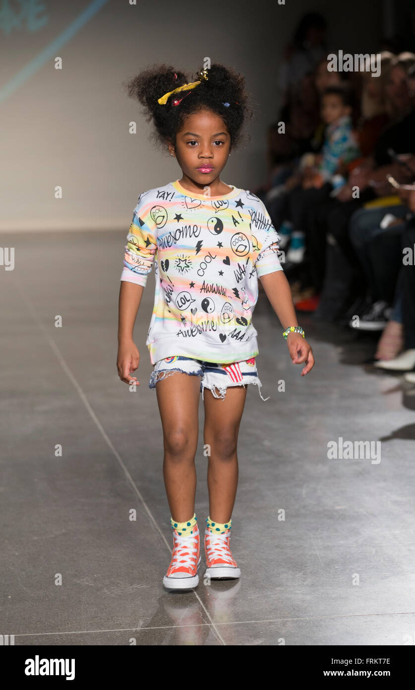 New York, NY USA - March 12, 2016: Young model walks runway for Flowers ...