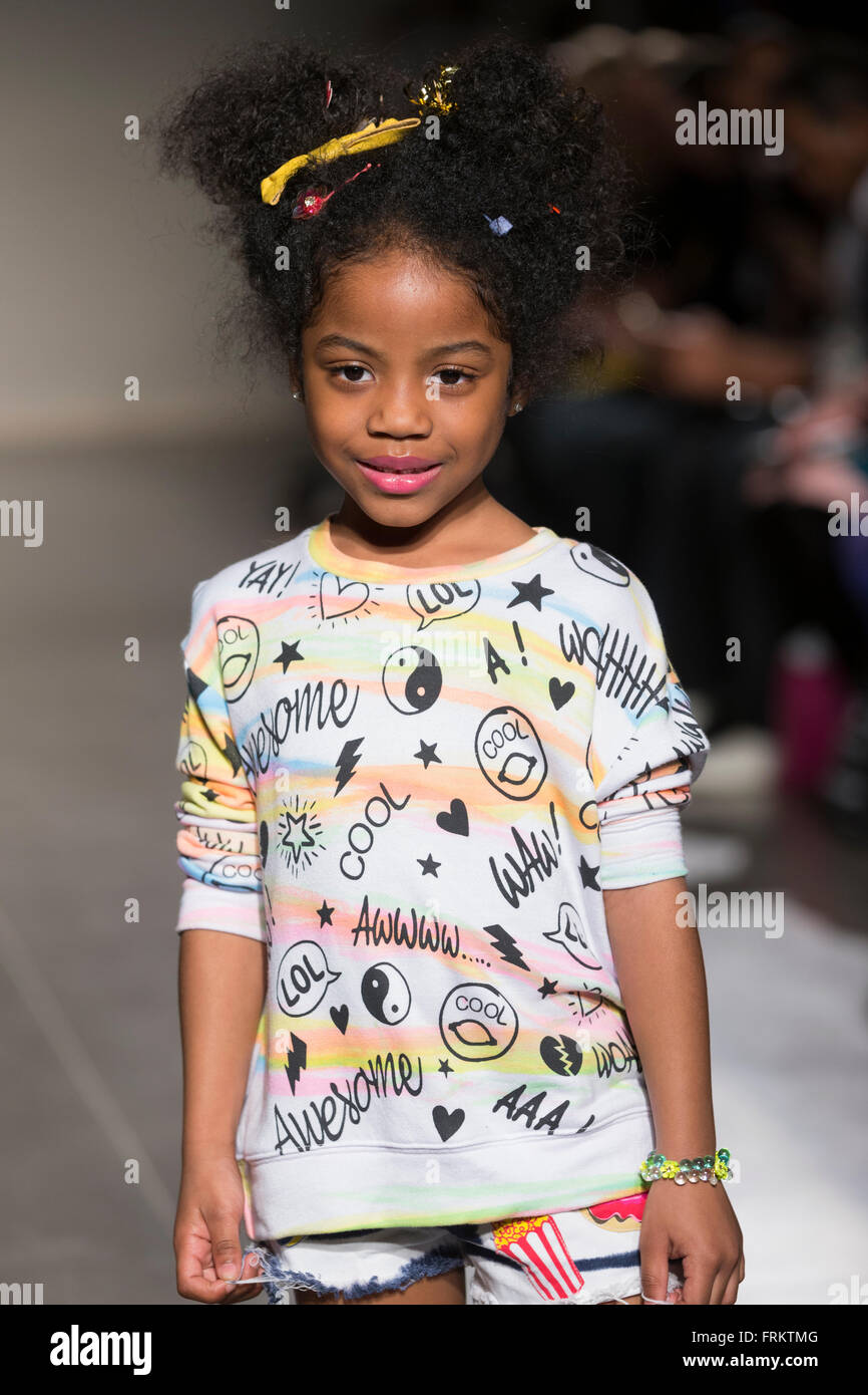 New York, NY USA - March 12, 2016: Young model walks runway for Flowers ...