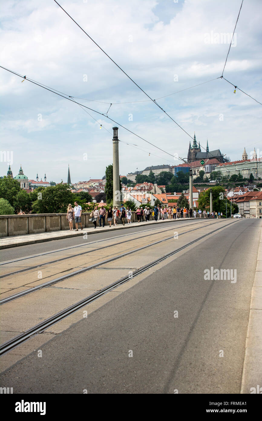 Way to castle hi-res stock photography and images - Alamy