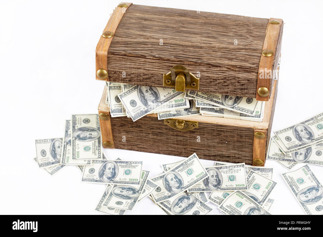 Treasure chest full of money hi-res stock photography and images - Alamy