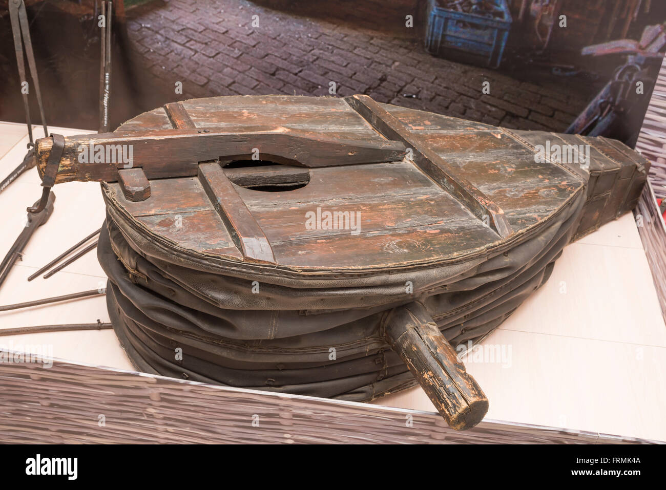 Indigenous bellows hi-res stock photography and images - Alamy