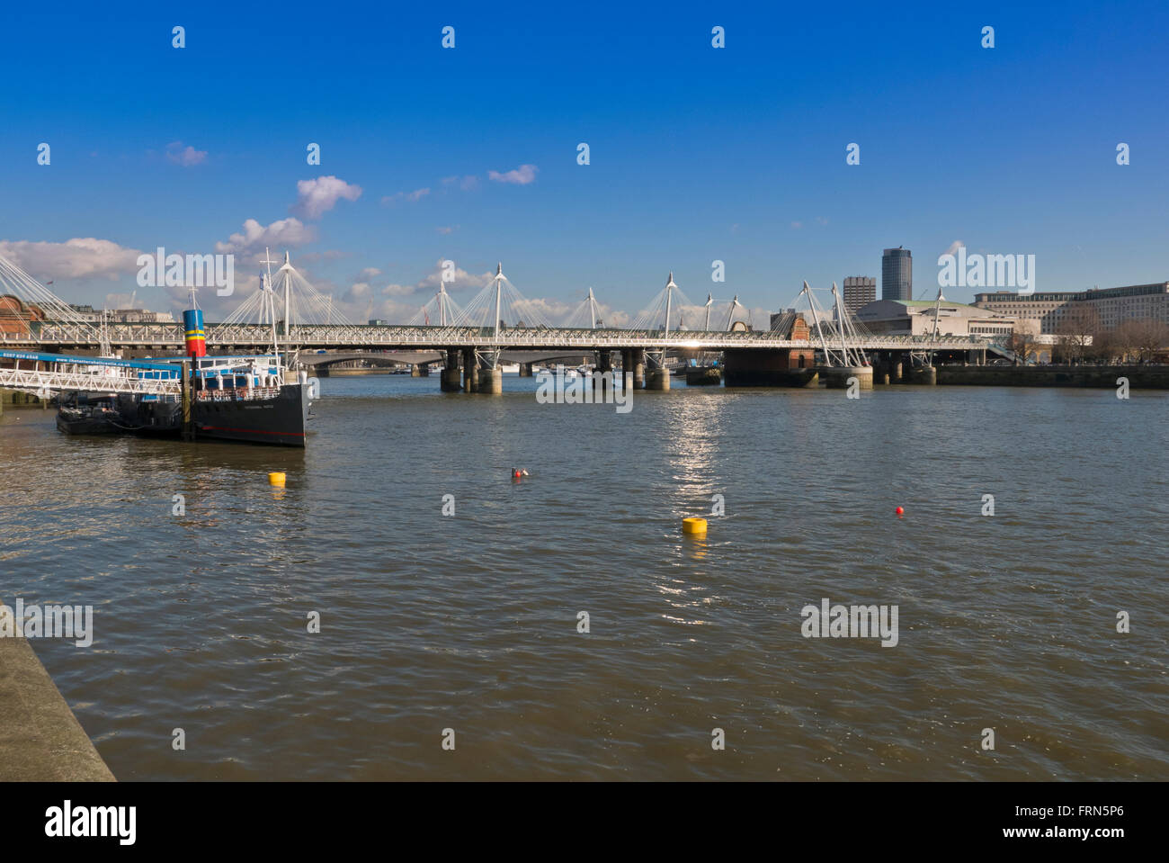 London golden jubilee bridge hi-res stock photography and images - Alamy