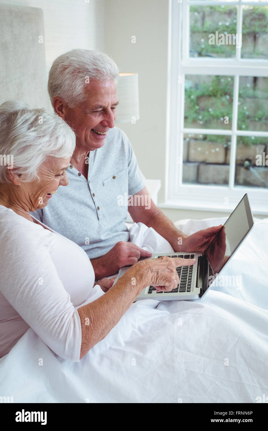 Happy retired couple hi-res stock photography and images - Alamy