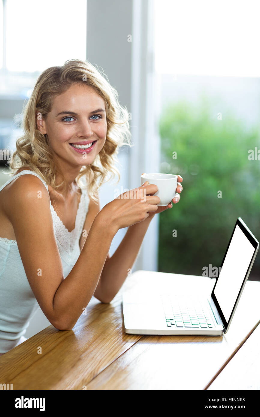 Coffee house technology hi-res stock photography and images - Alamy