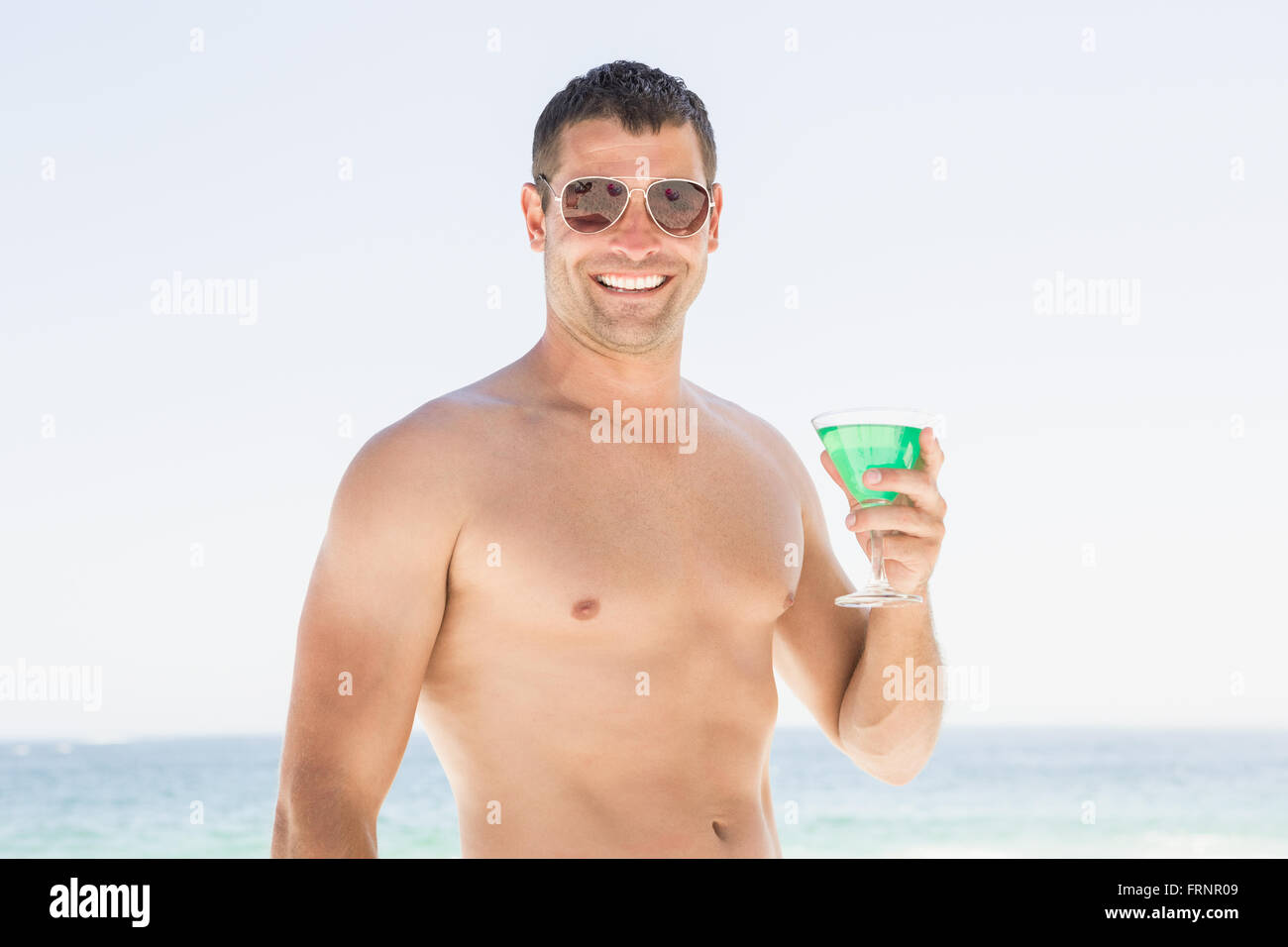 Man beach cocktail relax hi-res stock photography and images - Alamy