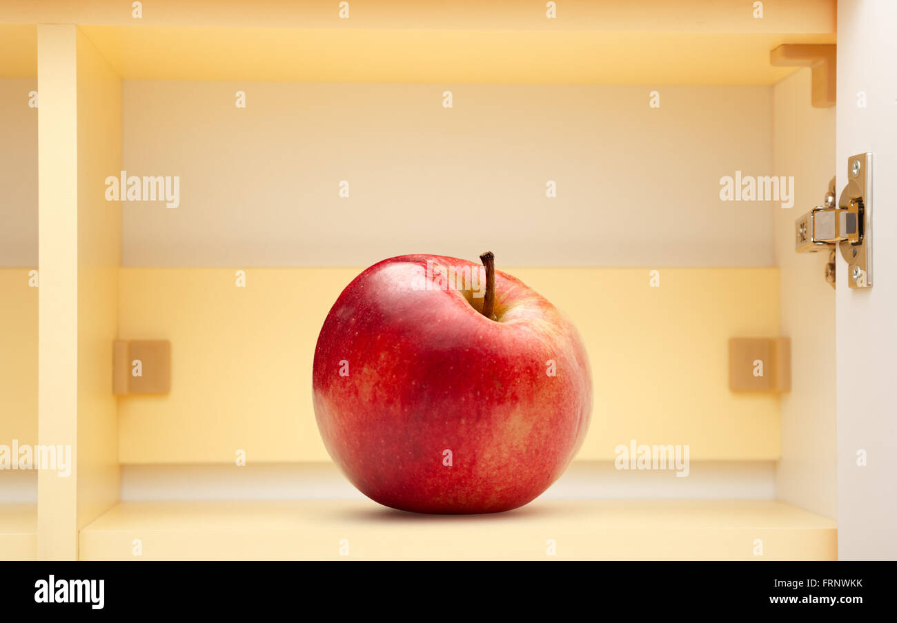 Red apple on shelf hi-res stock photography and images - Alamy