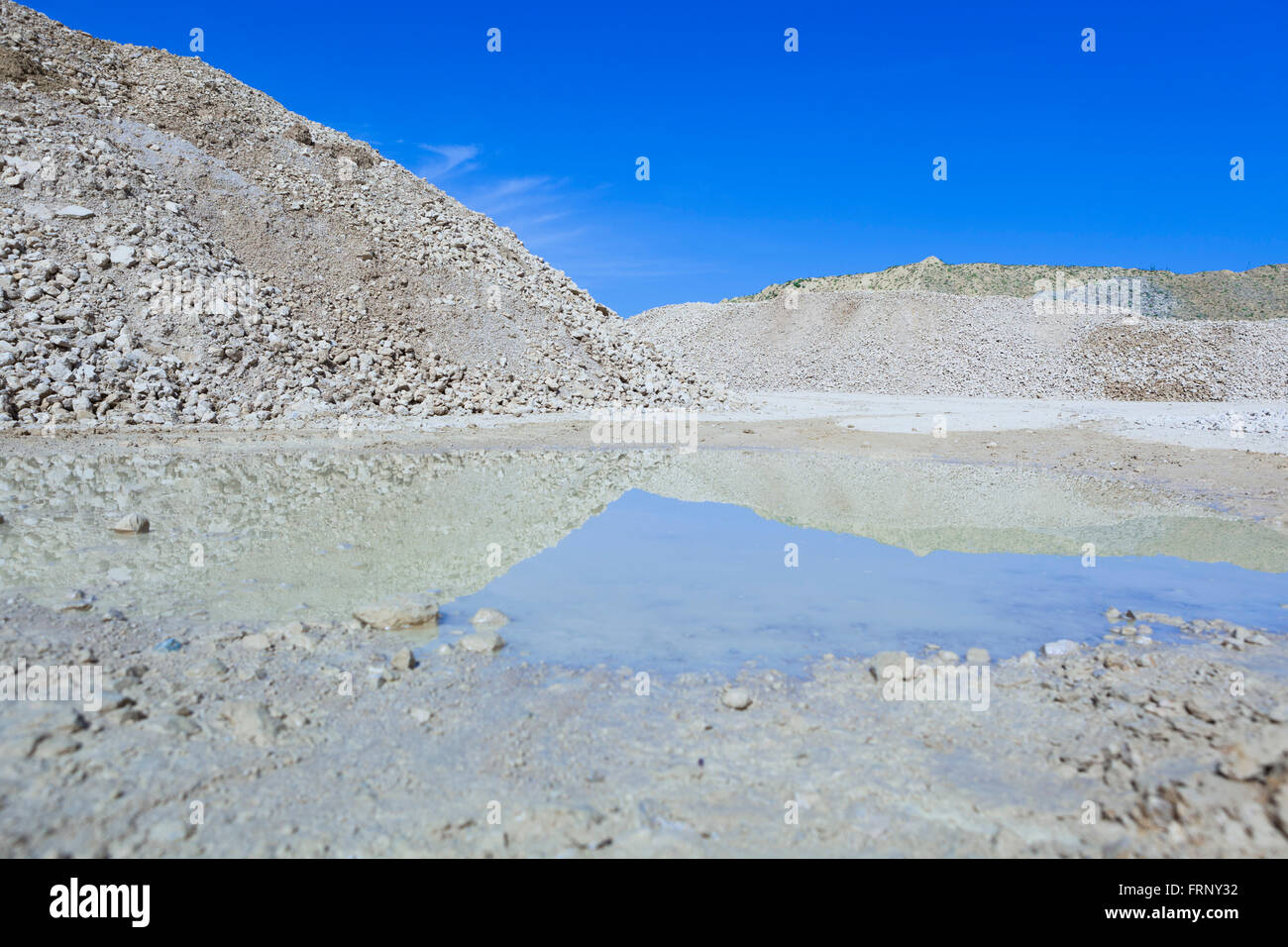 Daglingworth quarry, Cirencester, Gloucesterhire. Hanson owned and run ...