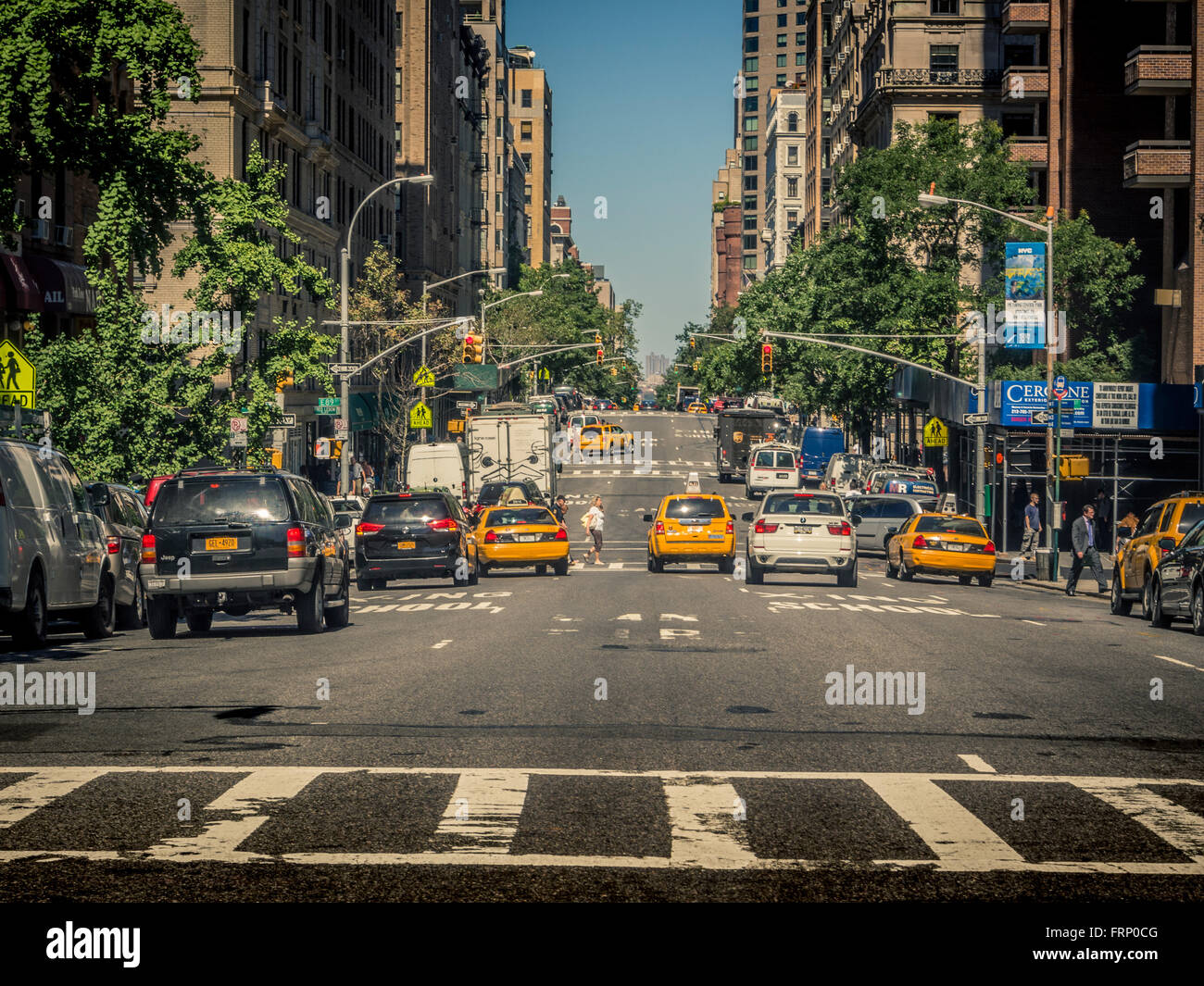 Pedestrian crossing street traffic hi-res stock photography and images ...