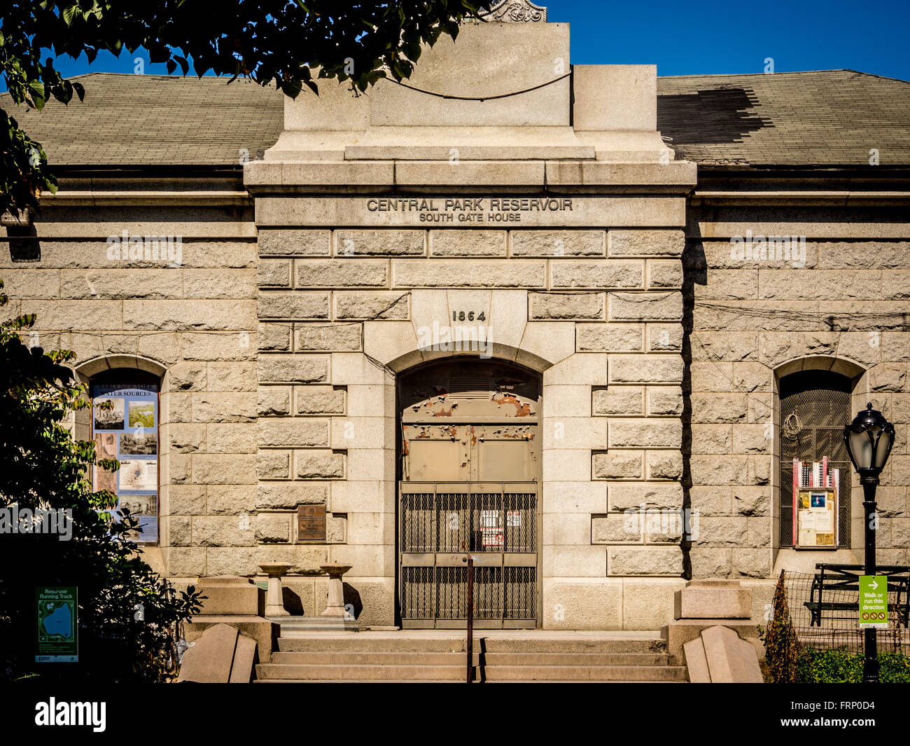 South Gate House at Jacqueline Kennedy Onassis Reservoir (Central Park ...