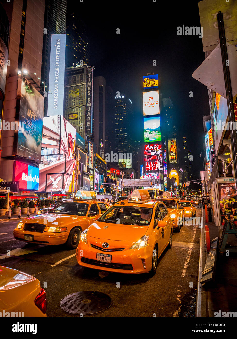 Time square yellow cab hi-res stock photography and images - Alamy