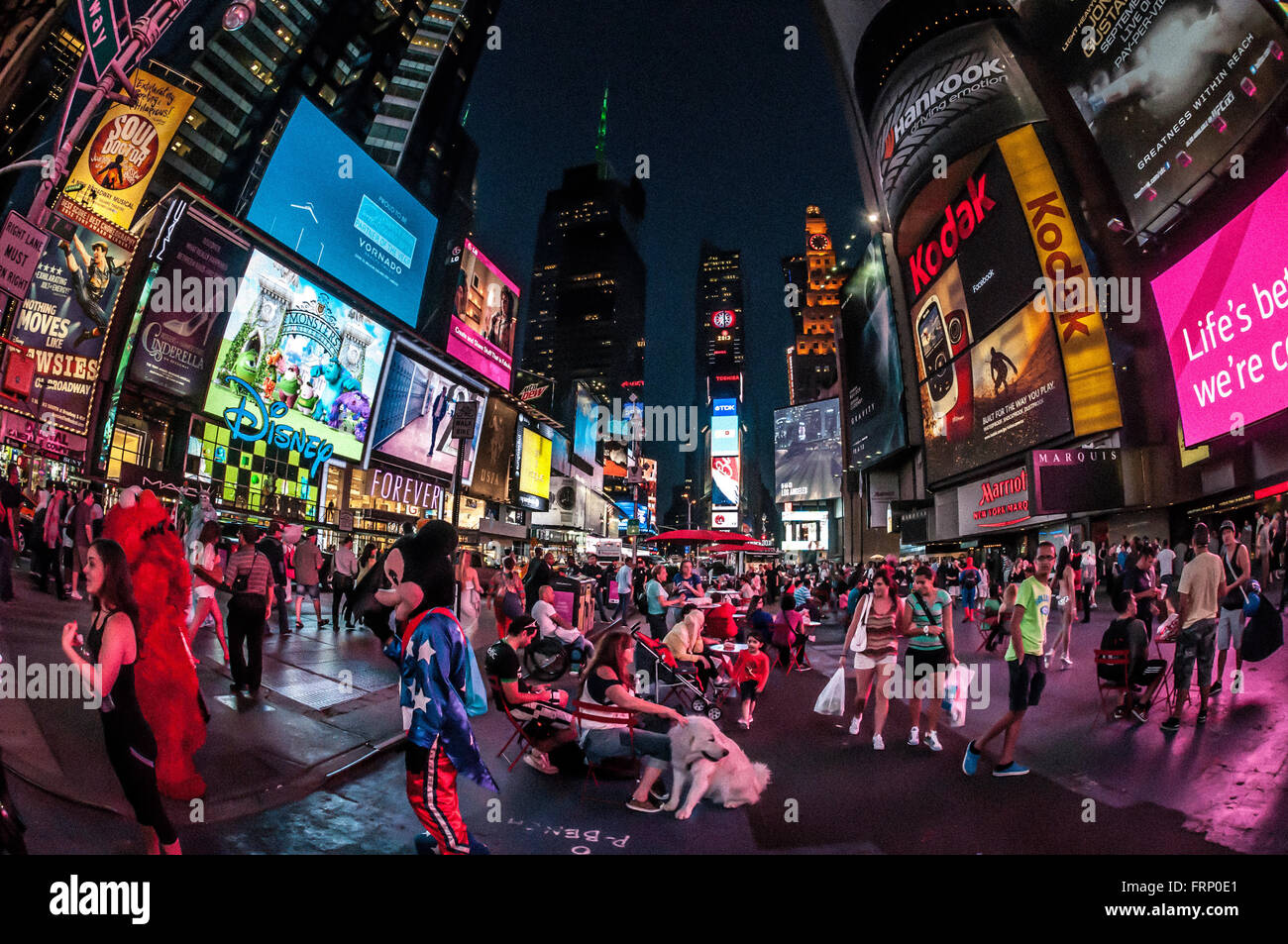 Busy times square hi-res stock photography and images - Alamy