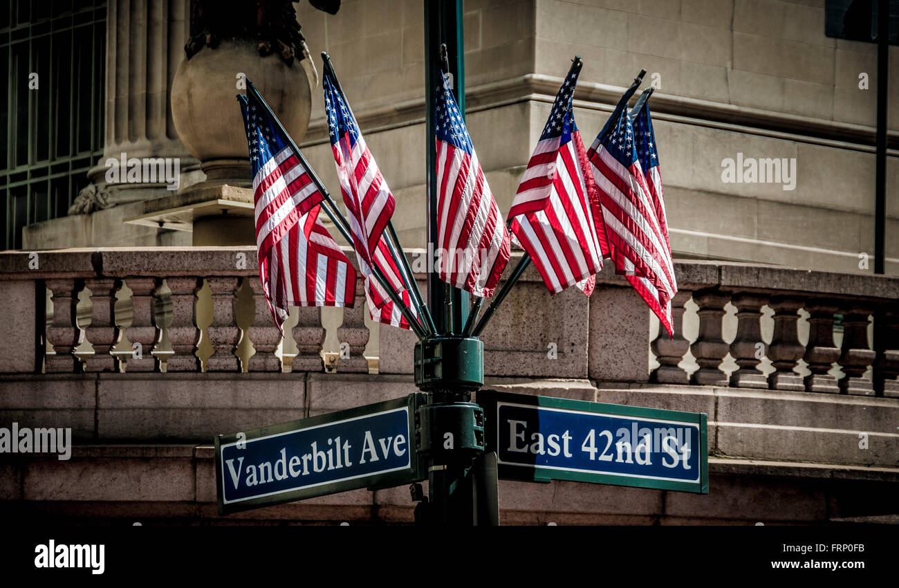 42nd street sign hi-res stock photography and images - Alamy
