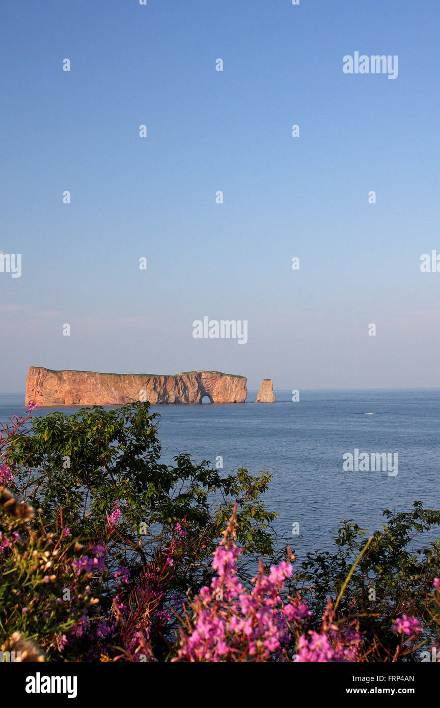 Rocher perce perce rock in atlantic ocean hi-res stock photography and ...