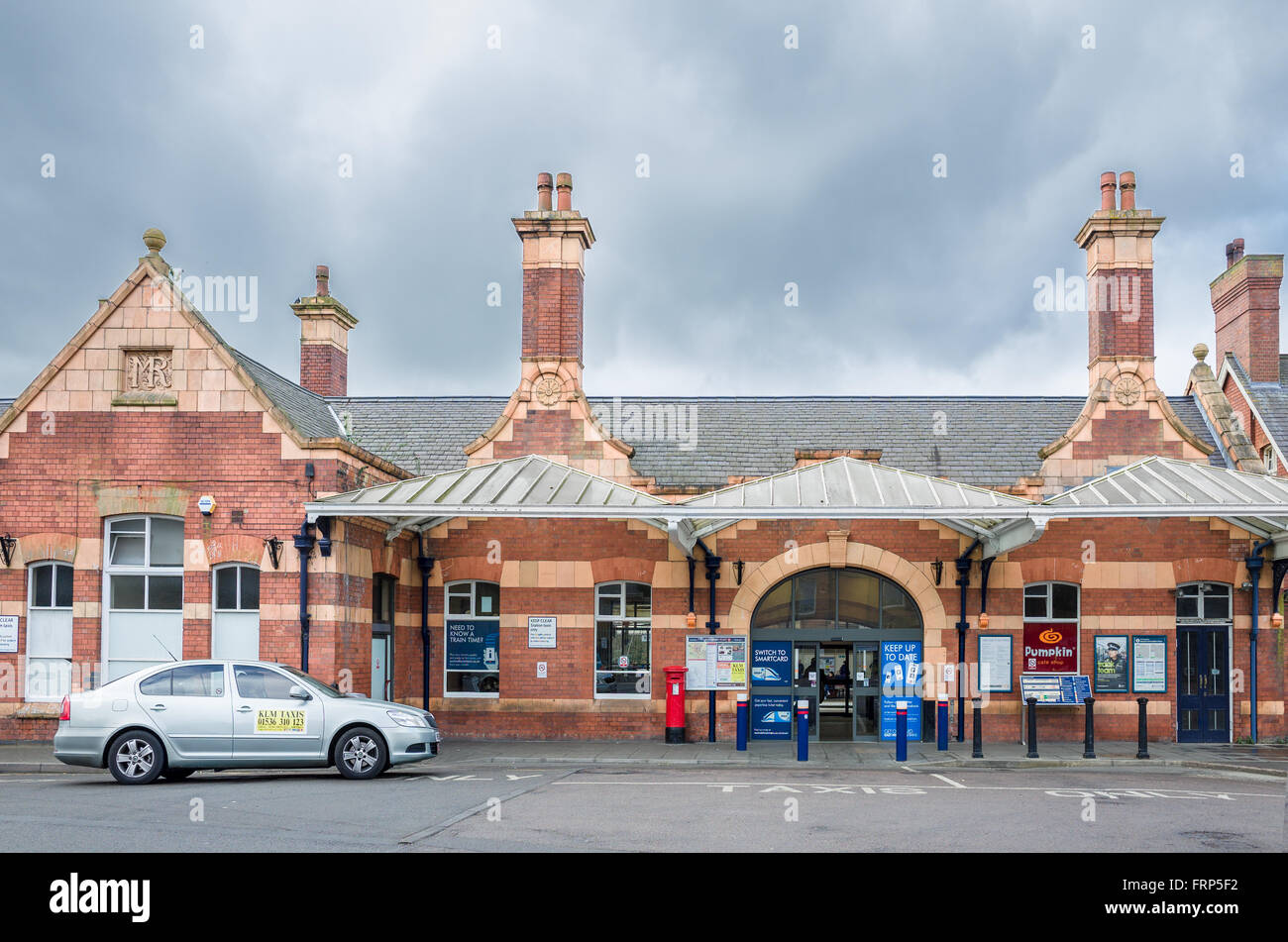 Kettering railway station hi-res stock photography and images - Alamy