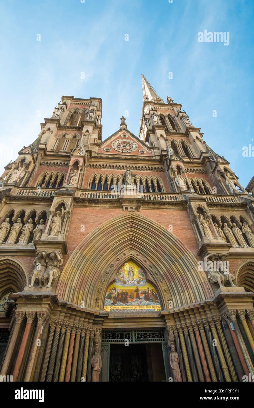 Neo gothic portico hi-res stock photography and images - Alamy