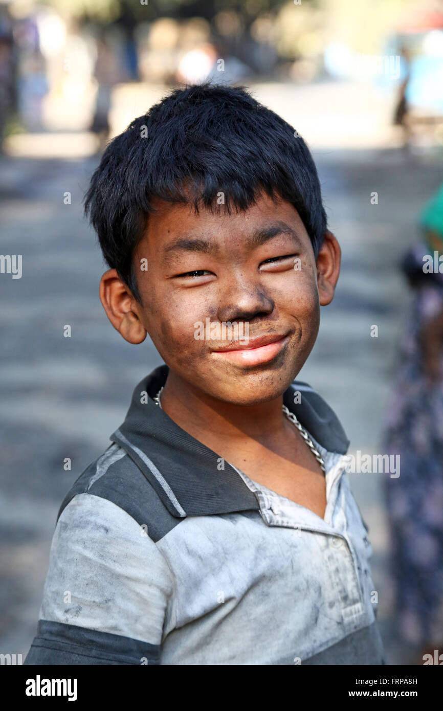 Child labour myanmar hi-res stock photography and images - Alamy