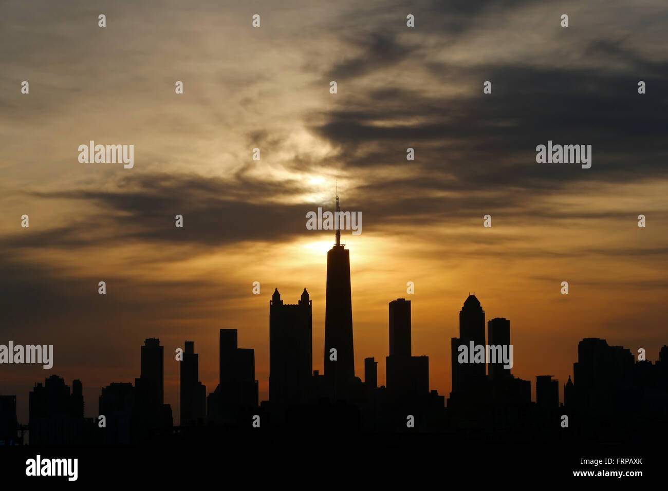 Chicago skyline at sunrise hi-res stock photography and images - Alamy