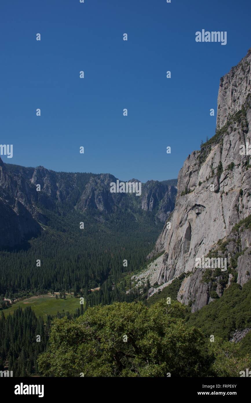 Cliffs in Yosemite 2 Stock Photo - Alamy