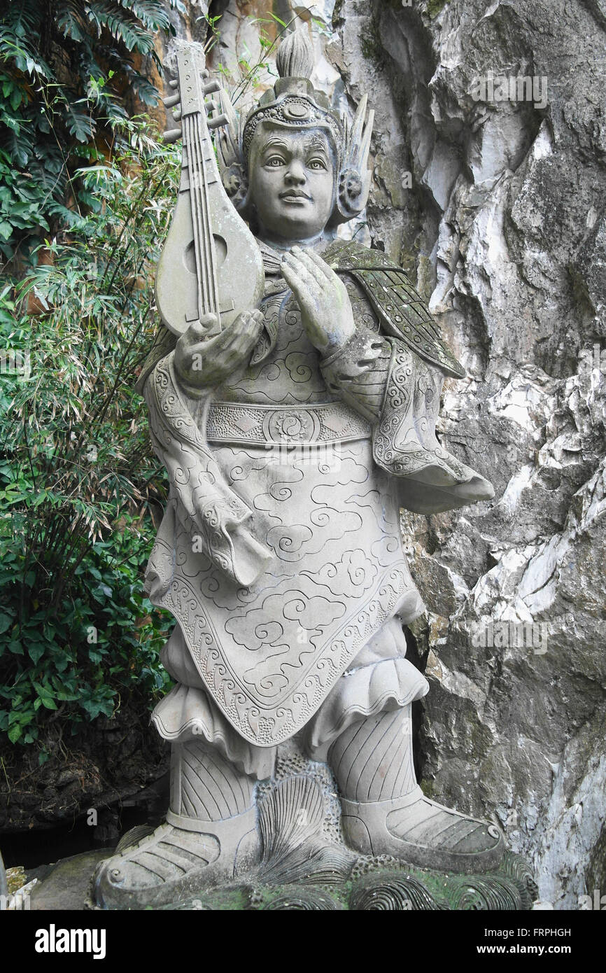 Elf statue hi-res stock photography and images - Alamy