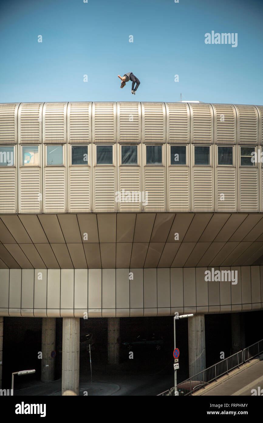 Freerunning extreme hi-res stock photography and images - Alamy