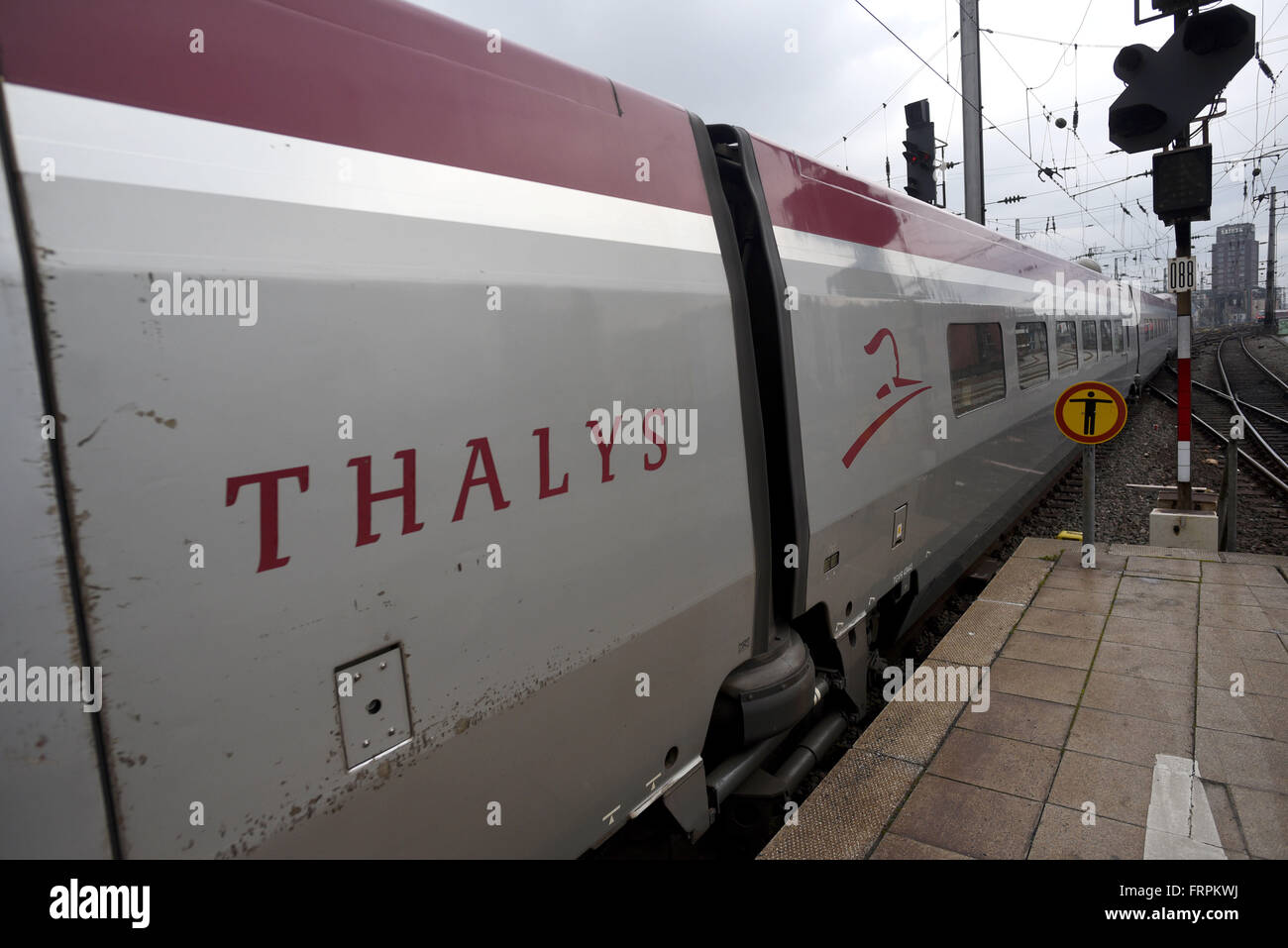 Thalys high speed train brussels paris hi-res stock photography and ...