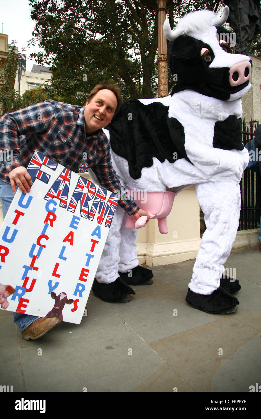 London, UK. 23rd March, 2016. Over 1000 farmers from across the country ...