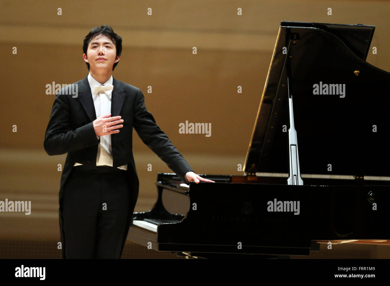 Li yundi hi-res stock photography and images - Alamy