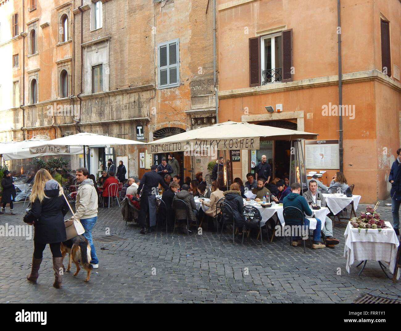 The kosher Restaurants and Bars in the former jewish Ghetto in Rome are ...