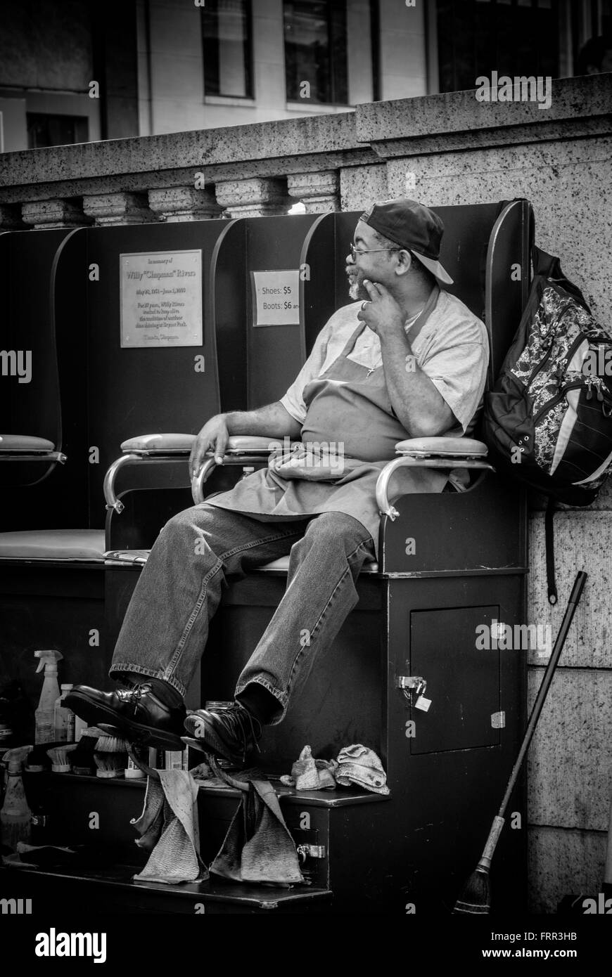 Shoe shine new york city hi-res stock photography and images - Alamy