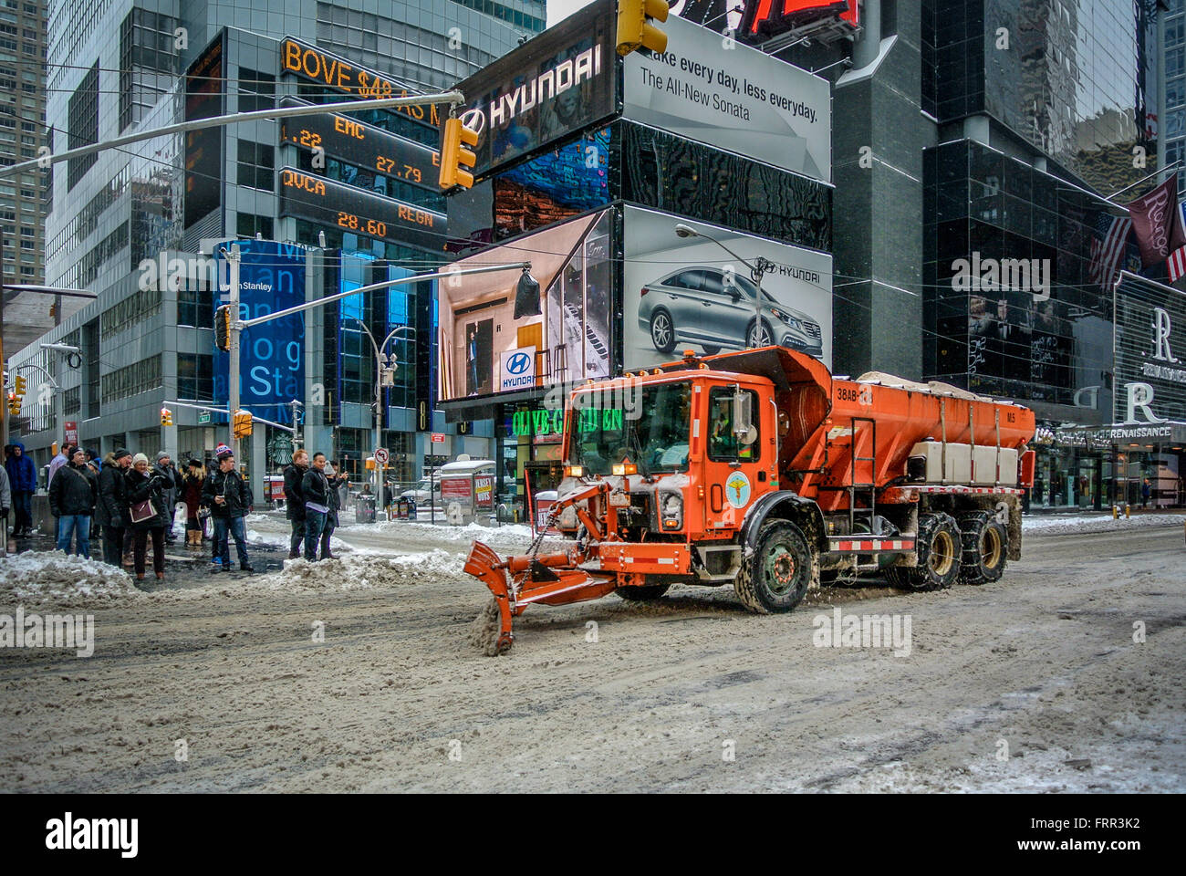 Nyc snow plow hi-res stock photography and images - Alamy