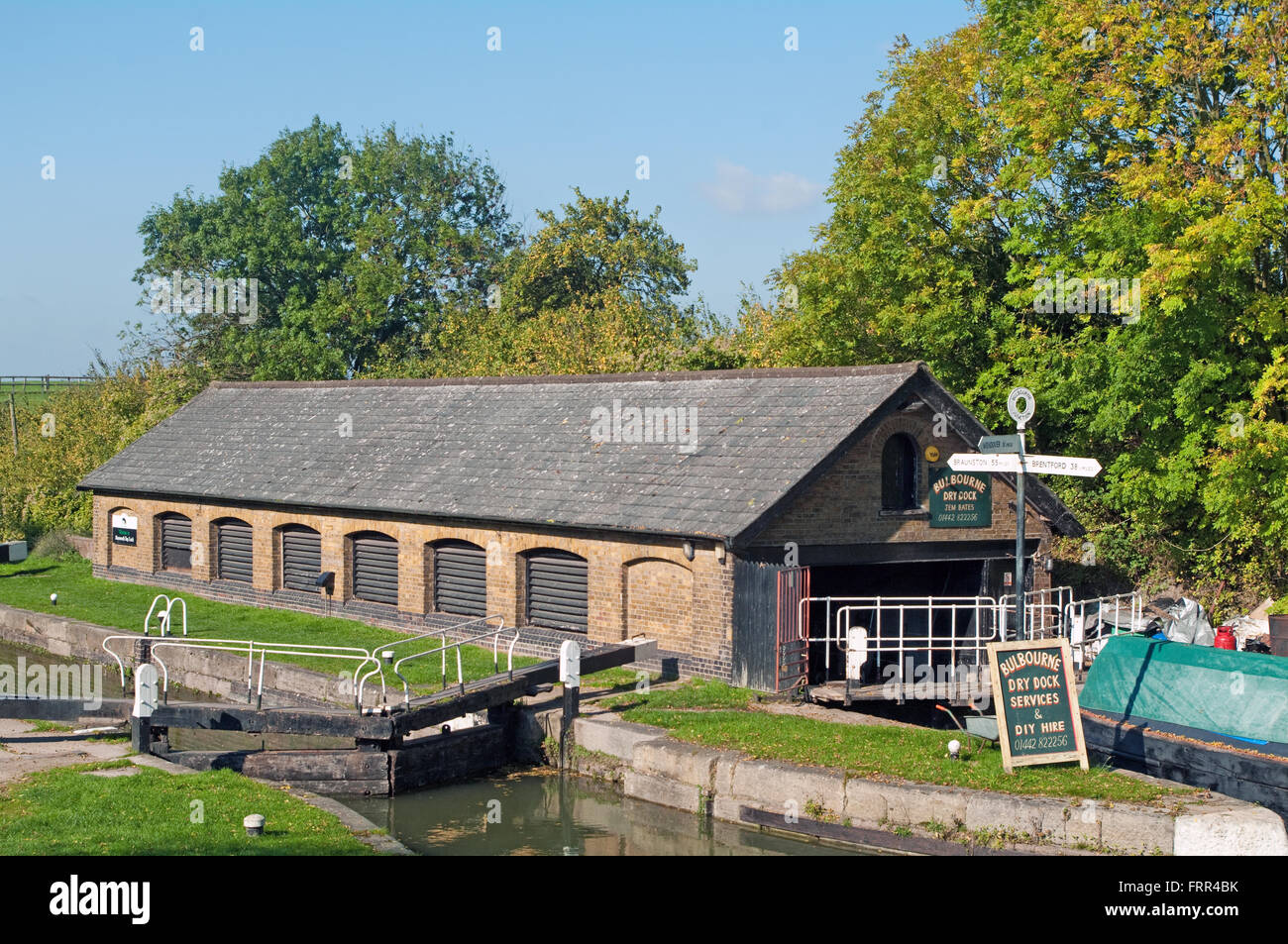 Bulbourne, Hertfordshire, Grand Union Canal, Dry Dock Stock Photo - Alamy