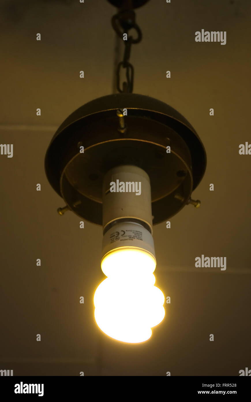 Pendant hanging light bulb hi-res stock photography and images - Alamy