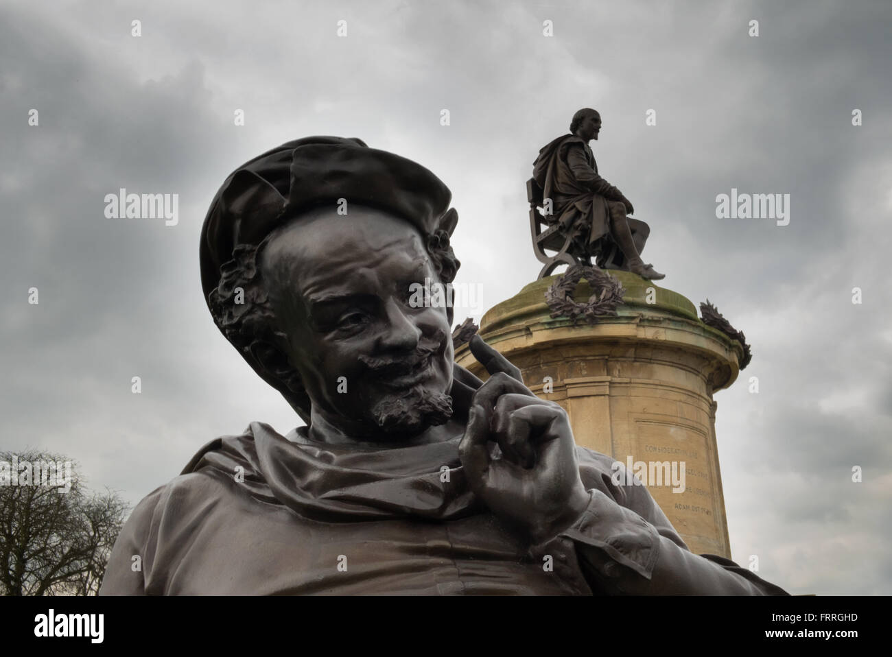 Falstaff statue in front of Shakespeare monument at Stratford on Avon ...