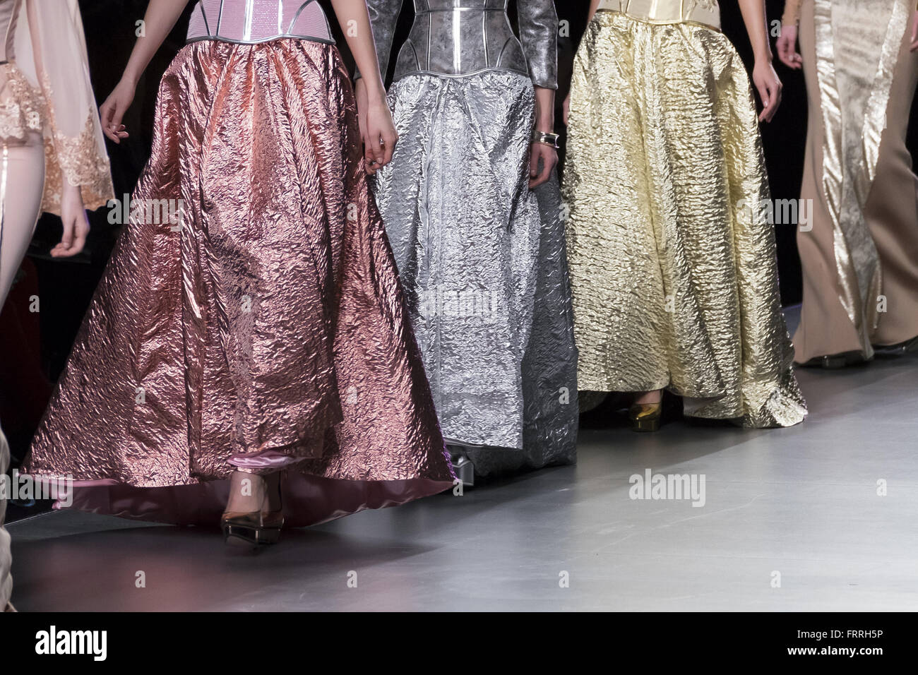 Madrid Fashion Week Fall/Winter 2016/2017 - Maya Hansen - Catwalk ...